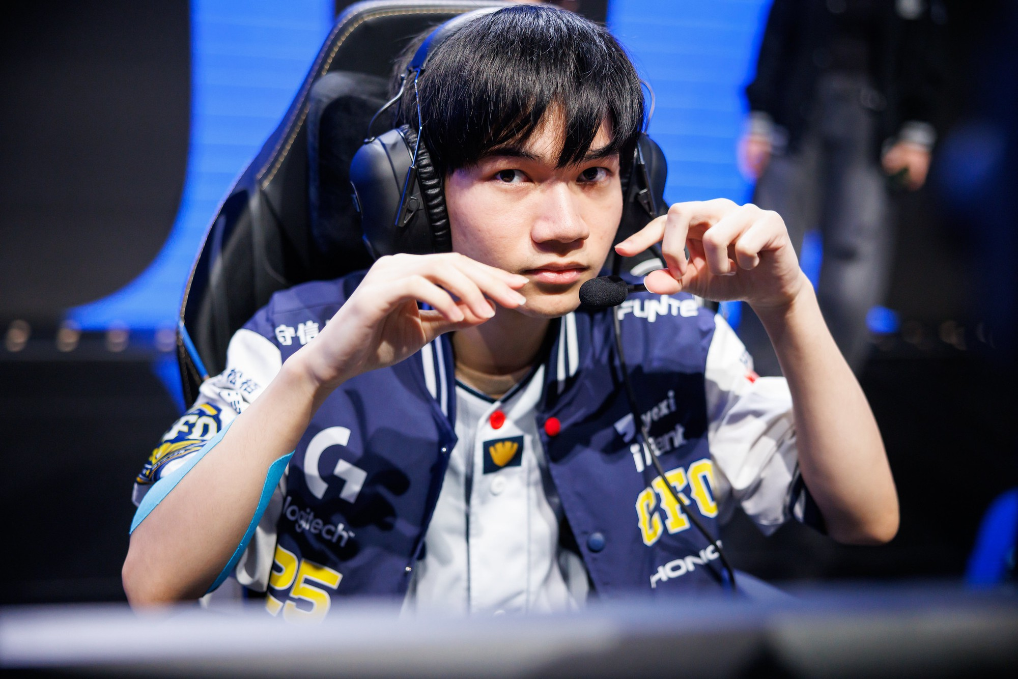 CFO sets a "huge" record in Worlds history, using T1 "as a foundation ...